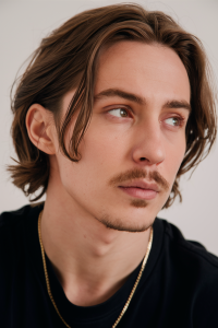 20 Modern Middle Part Hairstyles for Men – Short, Long, Wavy, Curly ...