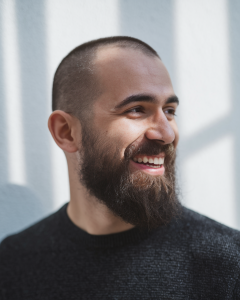 21 Short Simple Men's Haircuts Ideas – Fade, Curly, Classic & Modern Styles